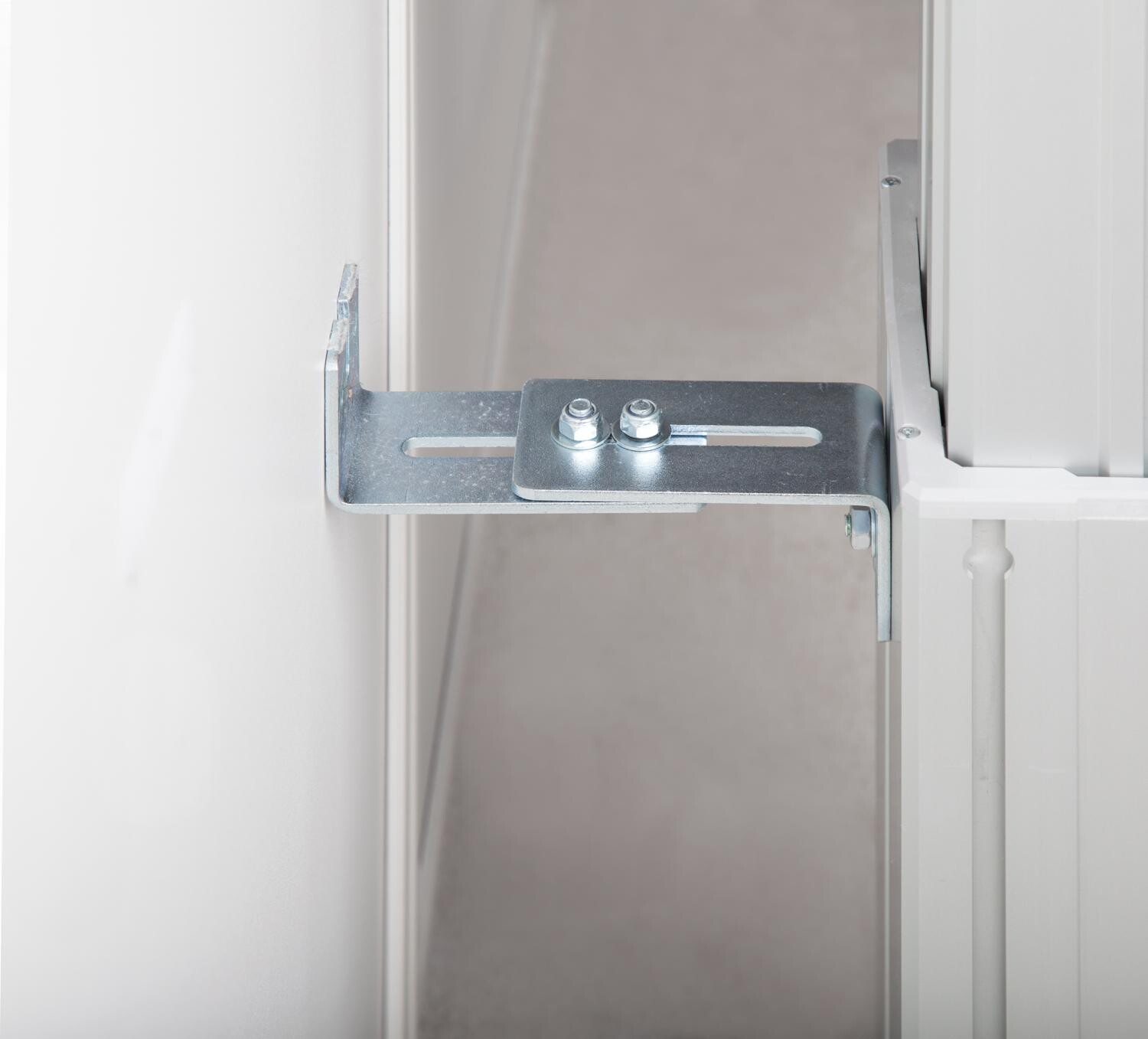 celexon Z-Winkel zur Wandmontage 13-18cm für Displayständer